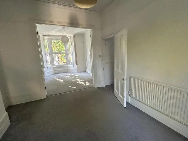 2 bedroom flat to let