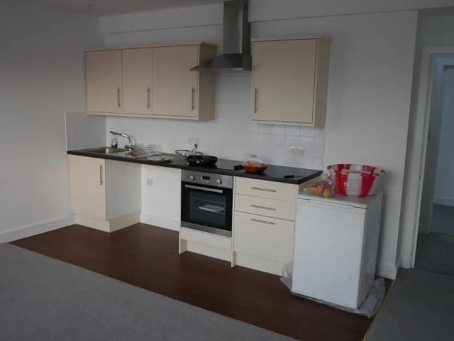 2 bedroom flat to let