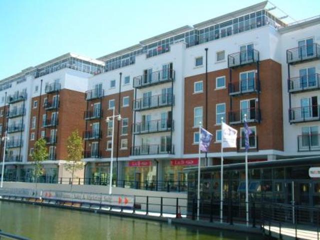2 bedroom Flat To Let