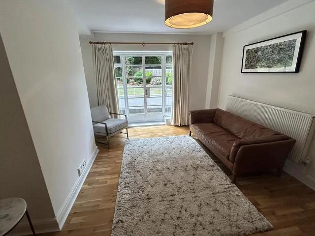 2 bedroom flat to let
