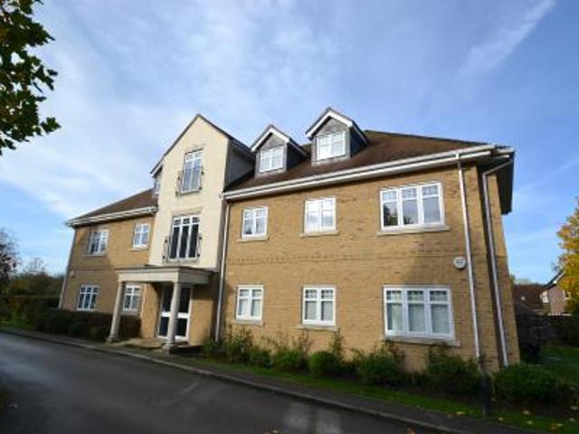 2 bedroom Flat To Let