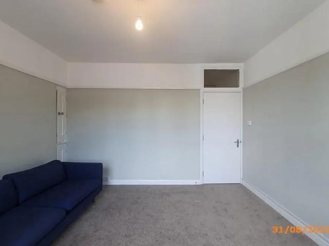 2 bedroom flat to let