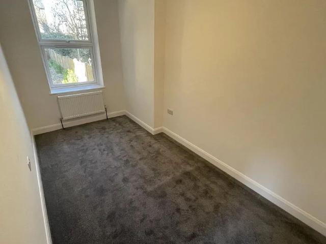 2 bedroom flat to let