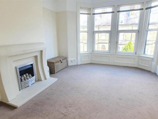 2 bedroom Flat To Let