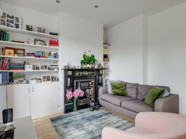 2 Bedroom Flat To Let