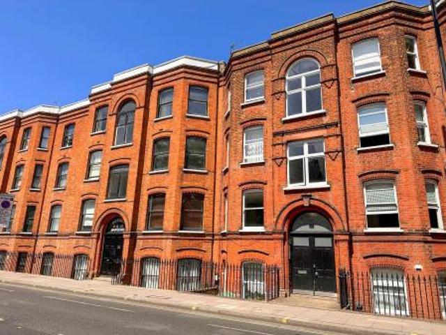 2 bedroom Flat To Let