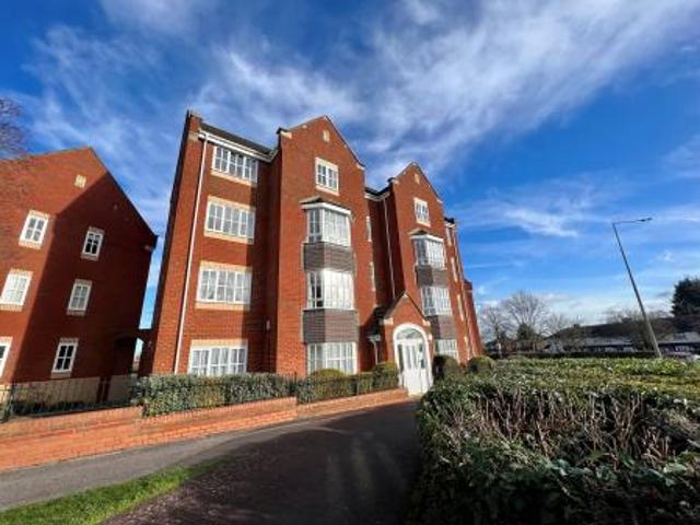 2 bedroom Flat To Let