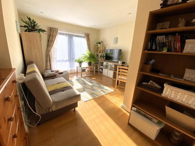 2 bedroom Flat To Let