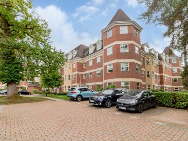 2 bedroom Flat To Let