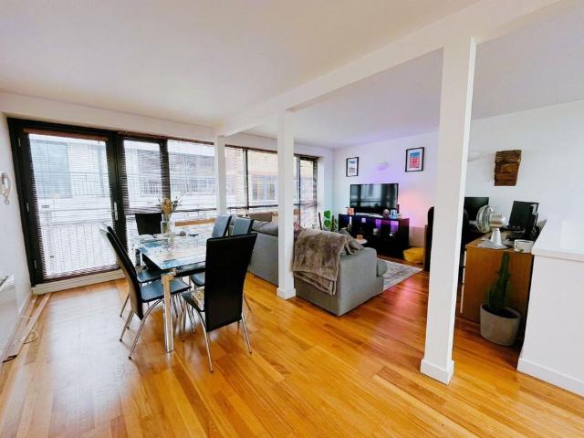 2 bedroom Flat To Let