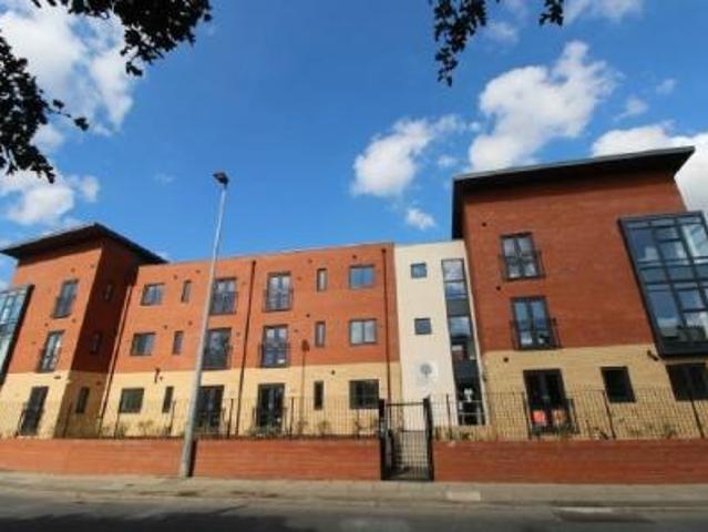 2 bedroom Flat To Let