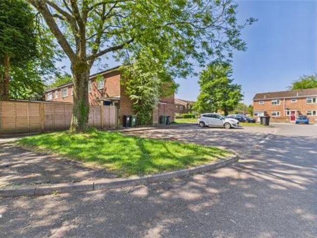 2 bedroom Flat To Let