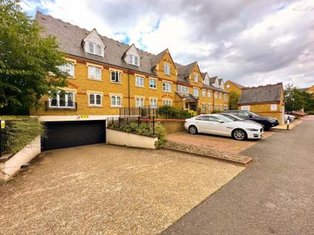 2 bedroom Flat To Let