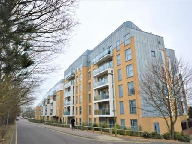 2 bedroom Flat To Let
