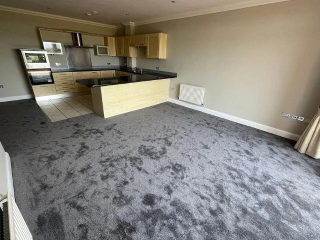 2 bedroom flat to let