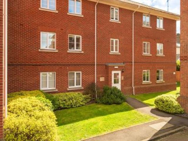 2 bedroom Flat To Let