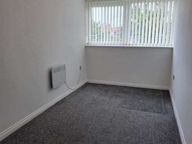 2 bedroom Flat To Let