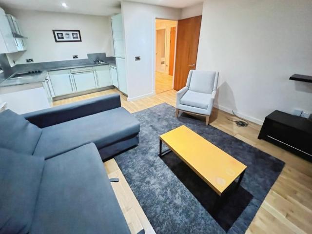 2 bedroom Flat To Let