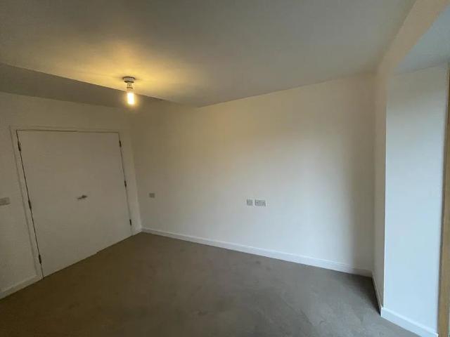 2 bedroom flat to let