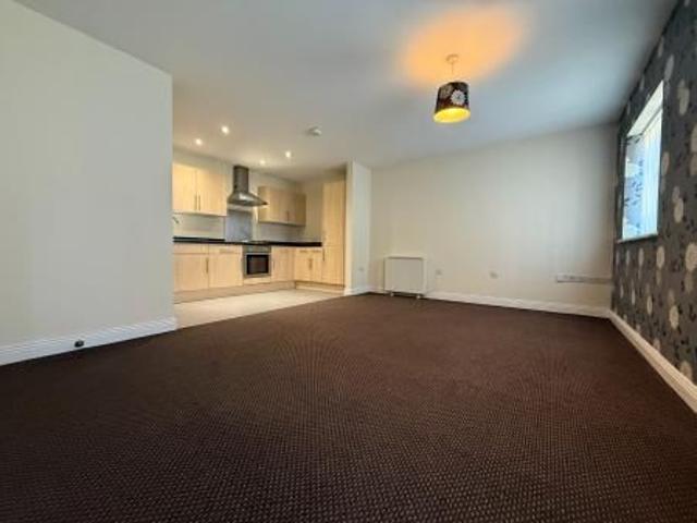 2 bedroom Flat To Let