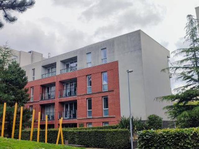2 bedroom Flat To Let