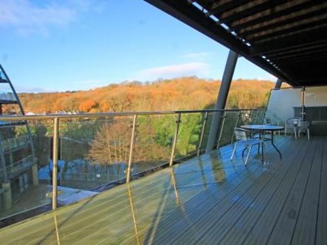 2 bedroom Flat To Let