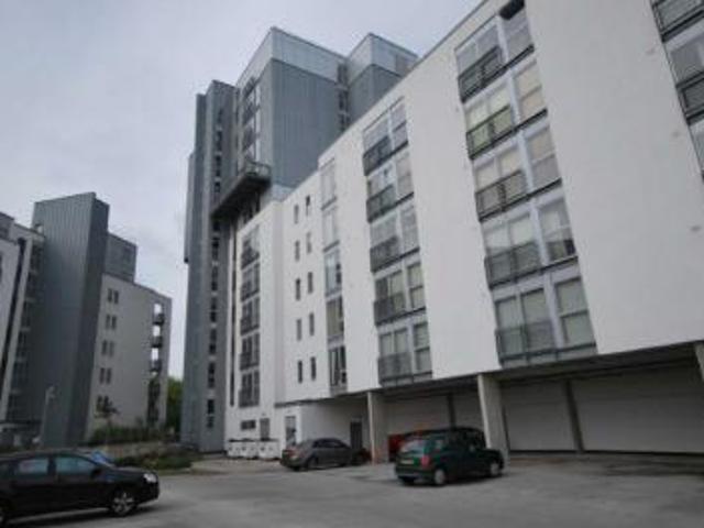 2 bedroom Flat To Let
