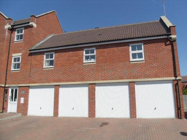 2 bedroom Flat To Let