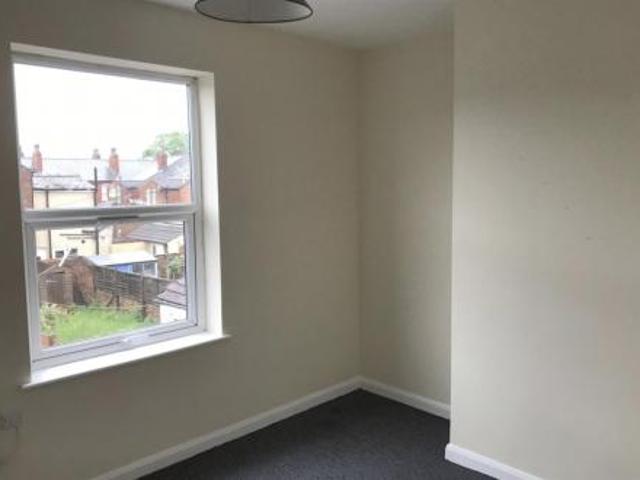 2 bedroom Flat To Let
