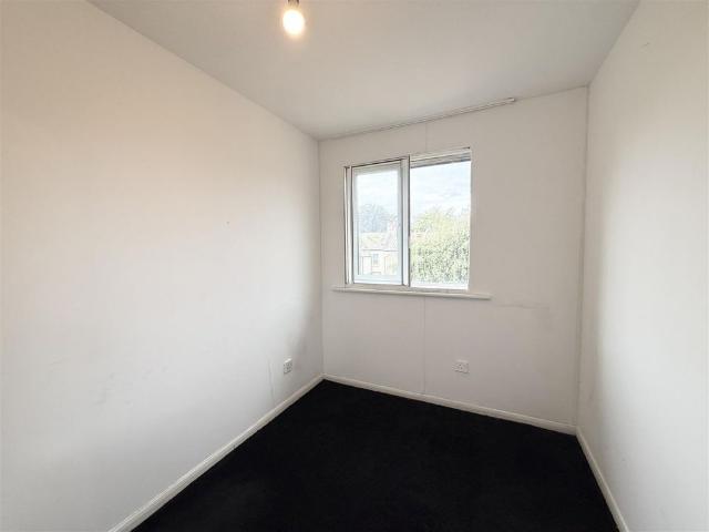 2 Bedroom Flat To Let