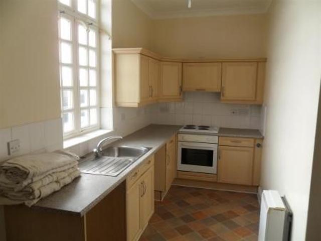 2 bedroom Flat To Let