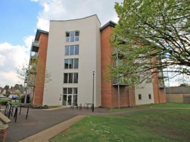 2 bedroom Flat To Let