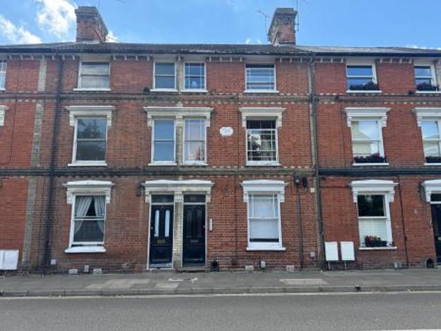 2 bedroom Flat To Let