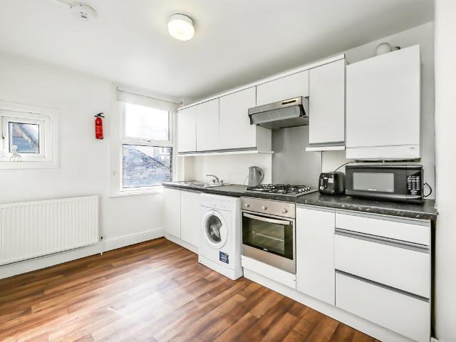 2 Bedroom Flat To Let