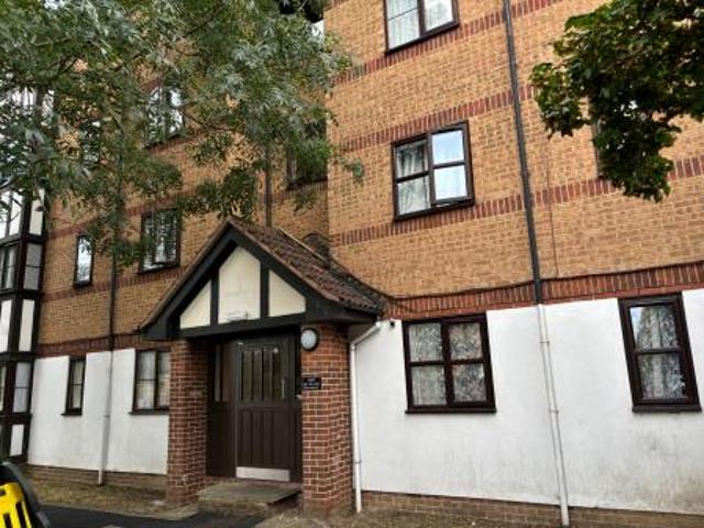 2 bedroom Flat To Let