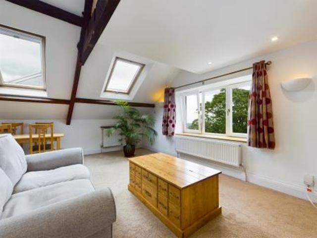 2 bedroom Flat To Let