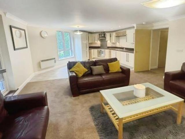 2 bedroom Flat To Let