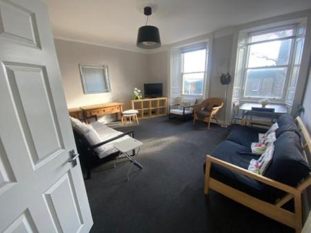 2 bedroom Flat To Let
