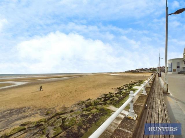 2 bedroom Flat To Let