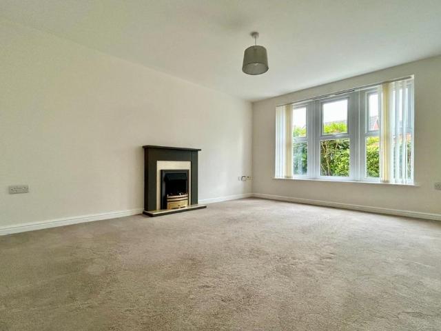 2 bedroom Flat To Let