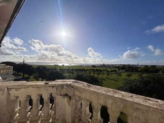 2 bedroom Flat To Let