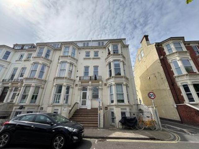 2 bedroom Flat To Let