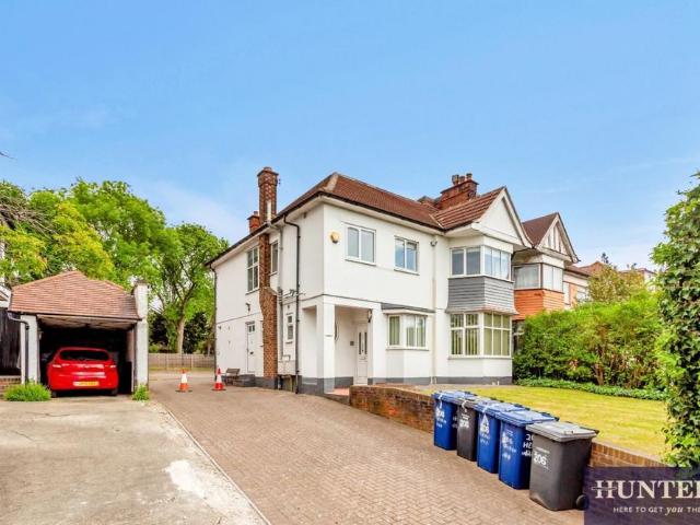 2 bedroom Flat To Let