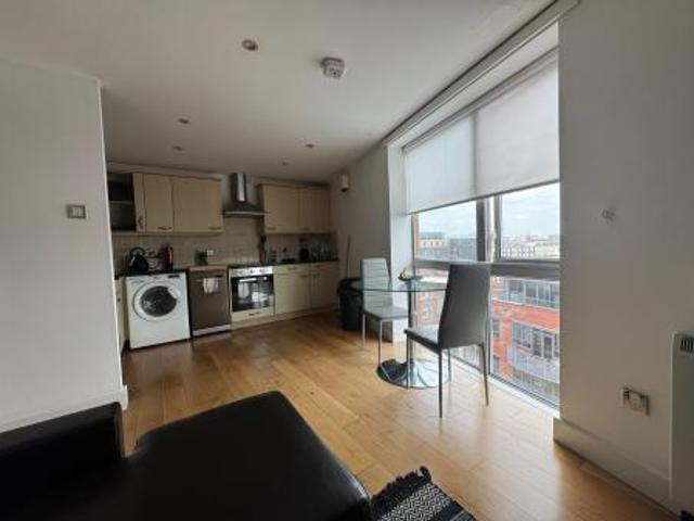 2 bedroom Flat To Let