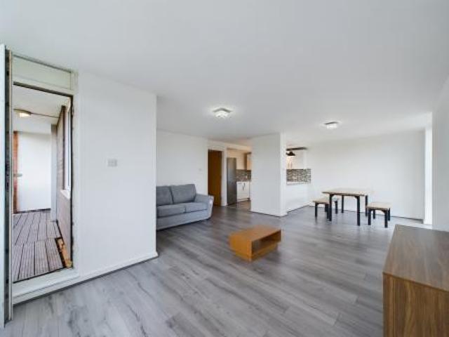 2 bedroom Flat To Let