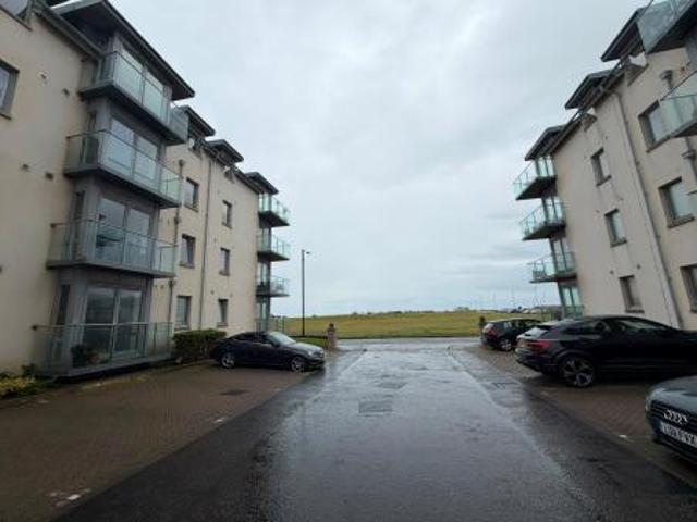 2 bedroom Flat To Let