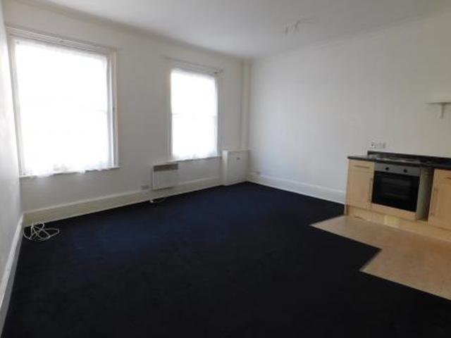 2 bedroom Flat To Let
