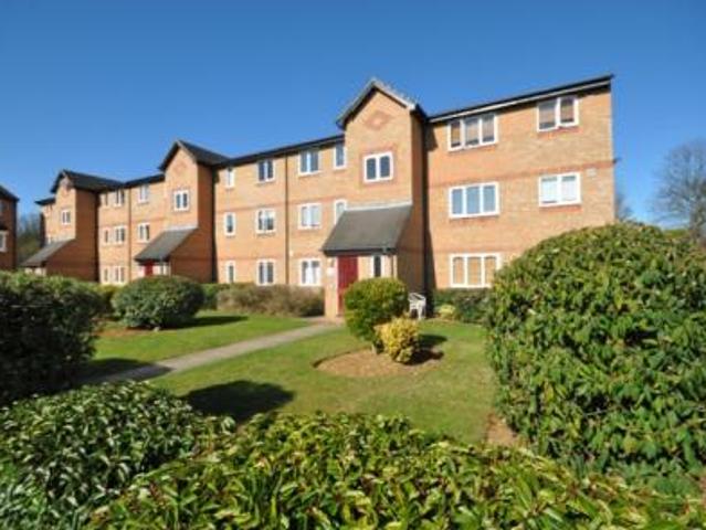 2 bedroom Flat To Let