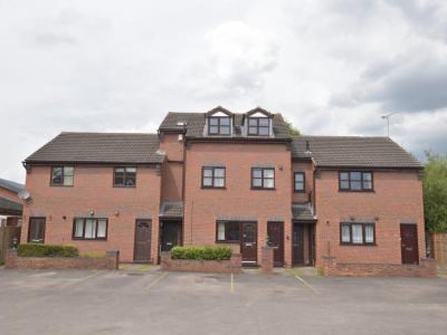 2 bedroom Flat To Let