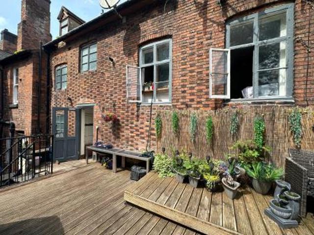 2 bedroom Flat To Let